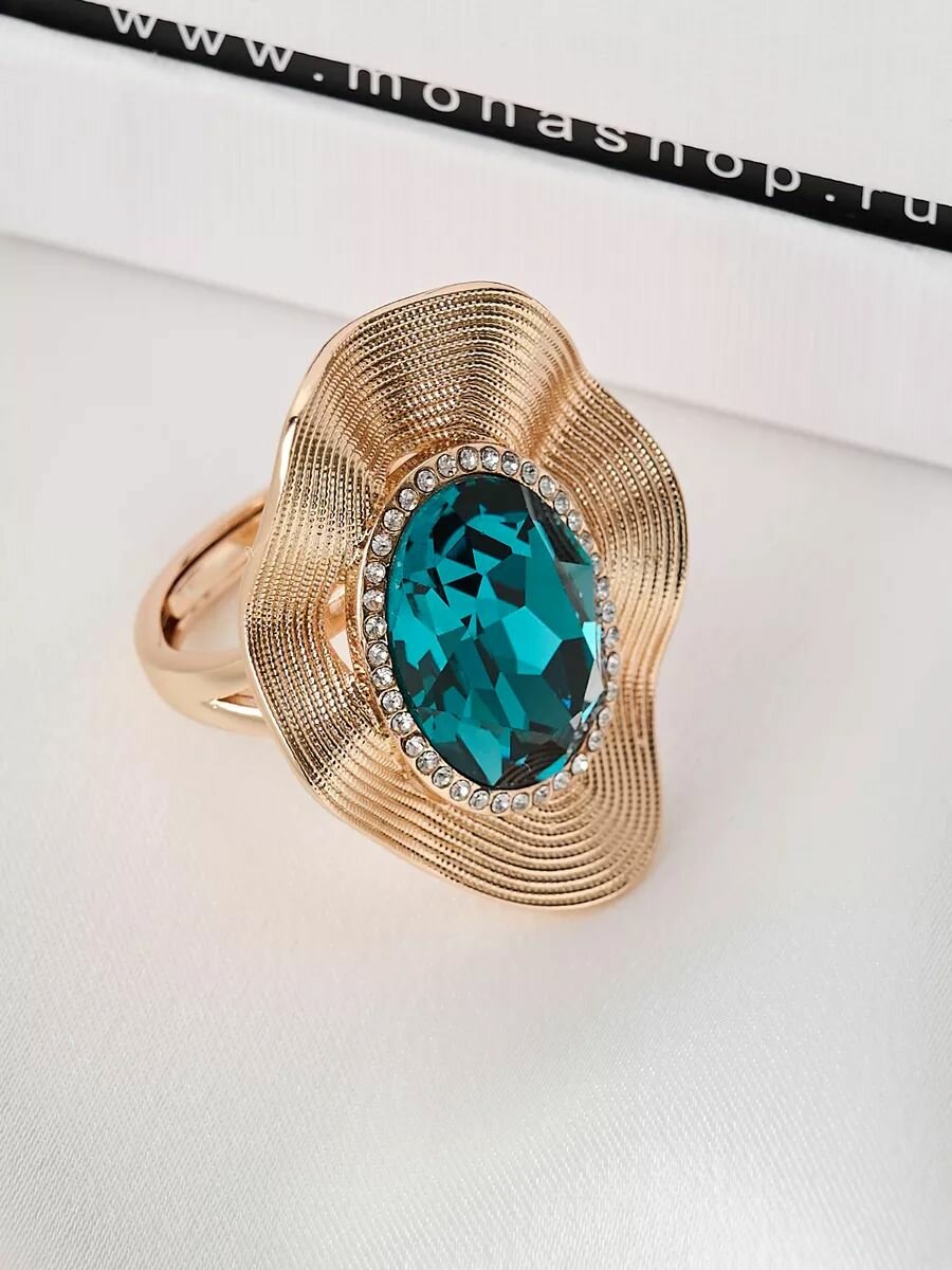 Кольцо, кристалл