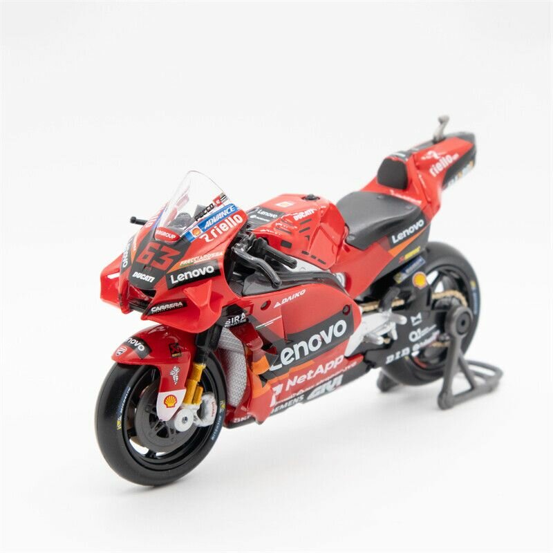Коллекционный мотоцикл Maisto 1:18 Ducati Lenovo Team MotoGP #63 Desmosedici Pecco Bagnaia 2022