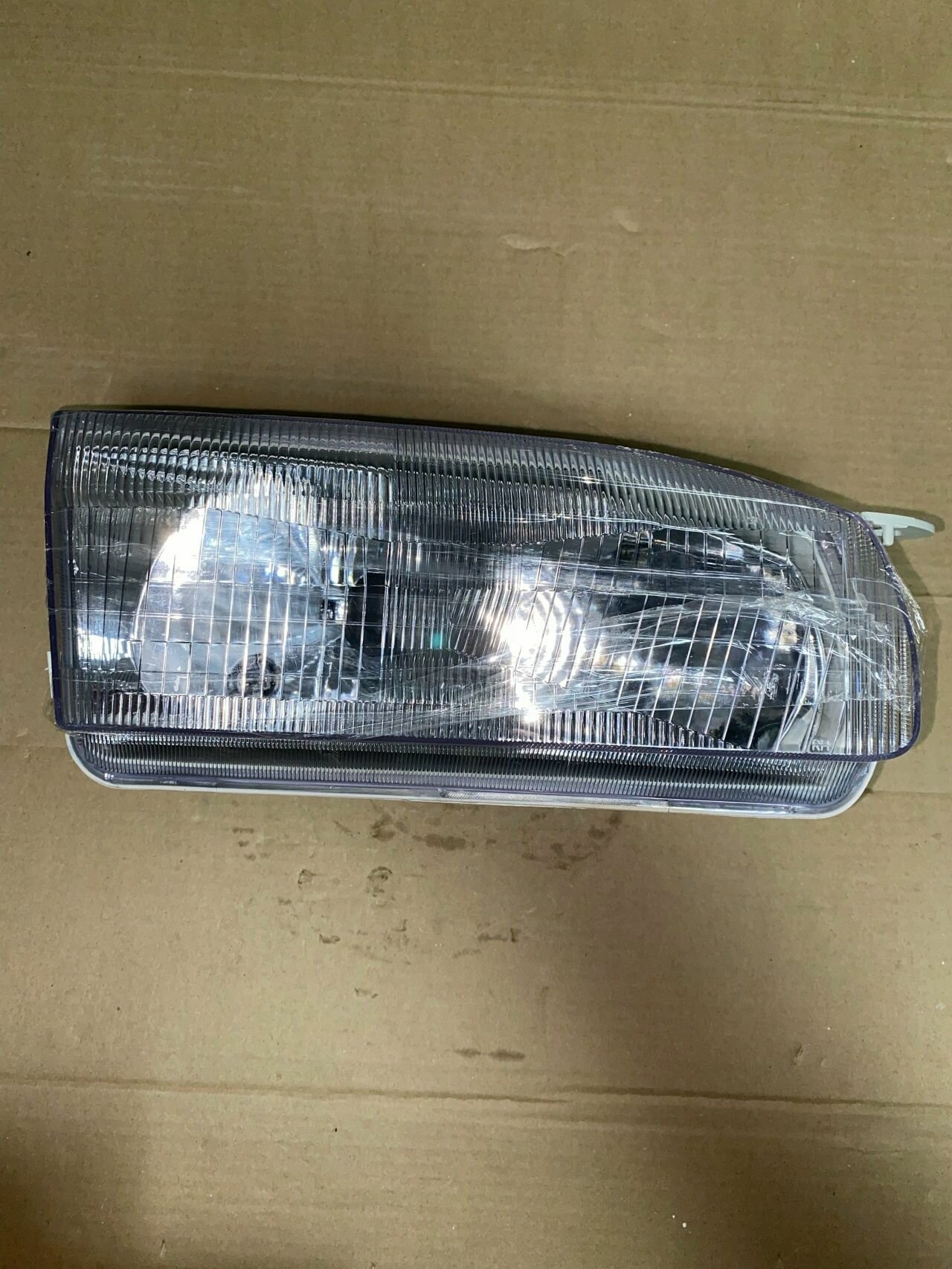 Фара COROLLA AE110 96-98 RH SAT ST-212-1164R