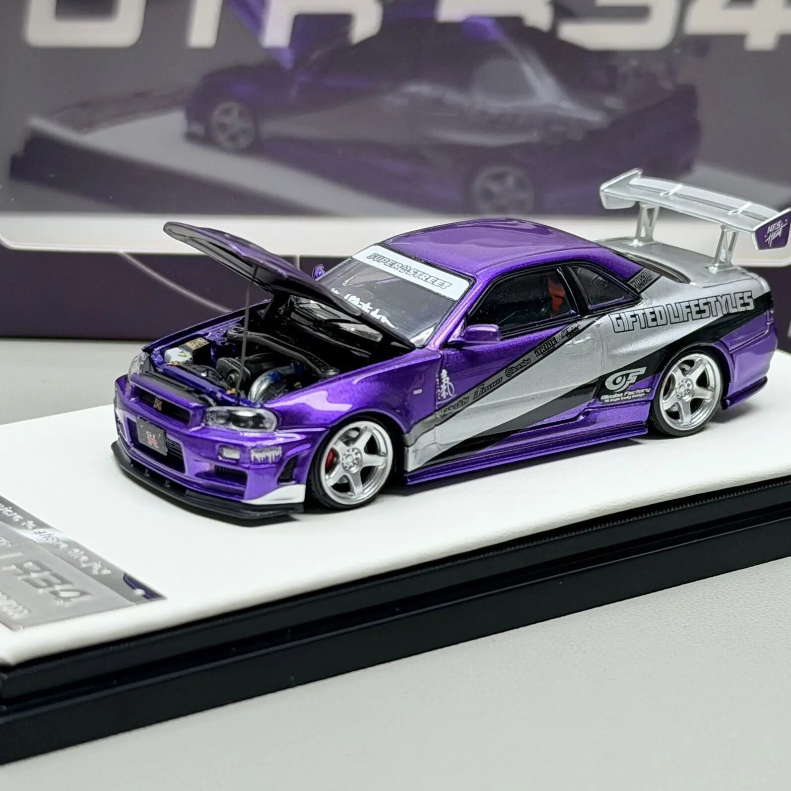 Маisto Nissan GTR R34 1:64 Purple and Silver