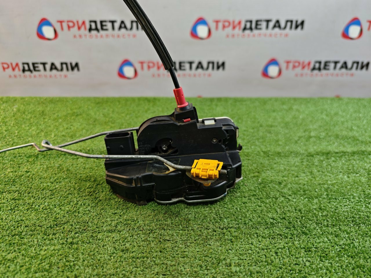 Замок боковой двери Chevrolet Aveo 1.6 F16D4 2012 перед. прав. (б/у)