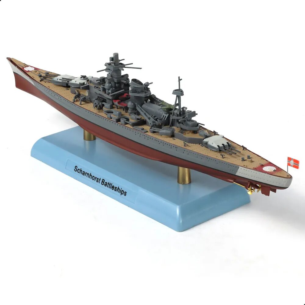 Модель крейсера Шаан (Германия) в масштабе 1/1000 с водной акваторией. Высокоточная металлическая сборная модель корабля для коллекционной демонстрации.