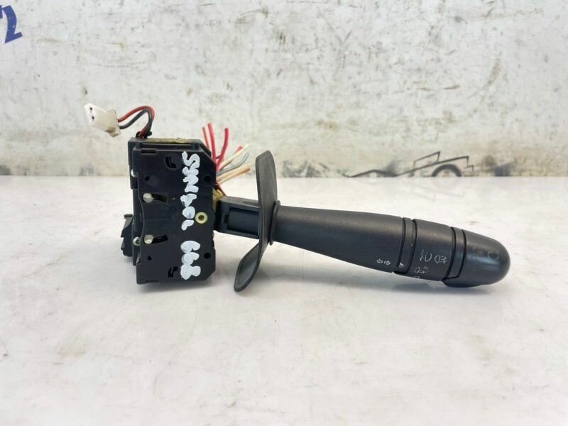 Переключатель поворотов Renault Symbol 2002 7701064226 LB K4JA712 (с пробегом)