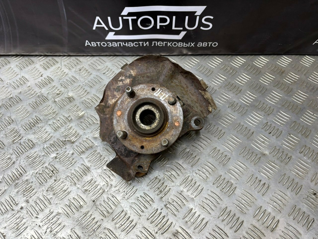 Поворотный кулак со ступицей Правый Передний Hyundai Accent 2003 (1.5 G4EC) Б/У с пробегом Арт. 51716-25000