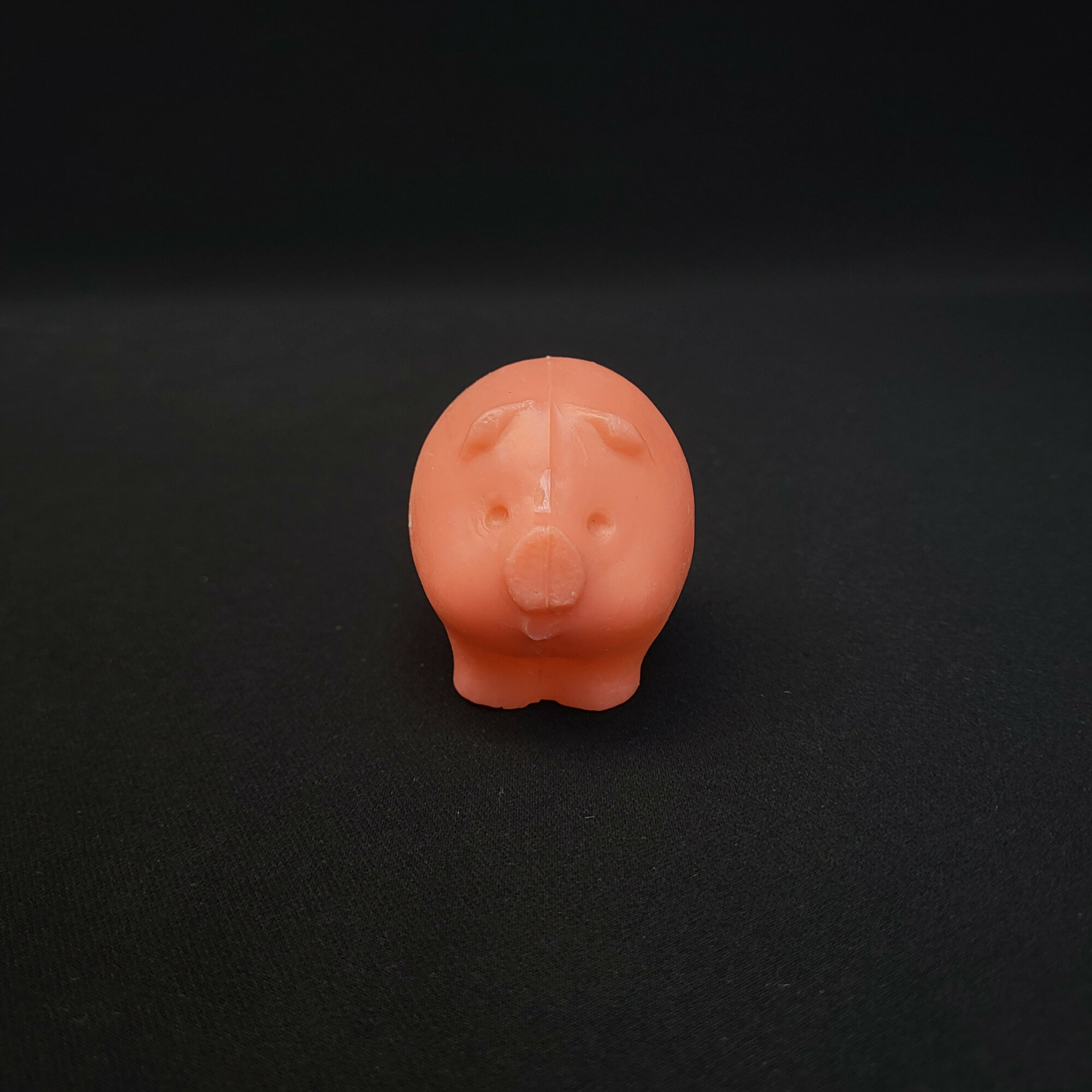 Игрушка винтажная, СССР. Резиновая фигурка поросенка, небольшая декоративная миниатюра