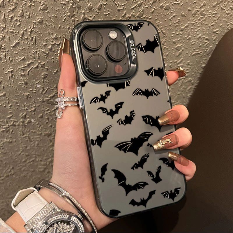 Чехол на Айфон 15 / iPhone 15 /Айфон 15 чёрный с Черные летучие мыши