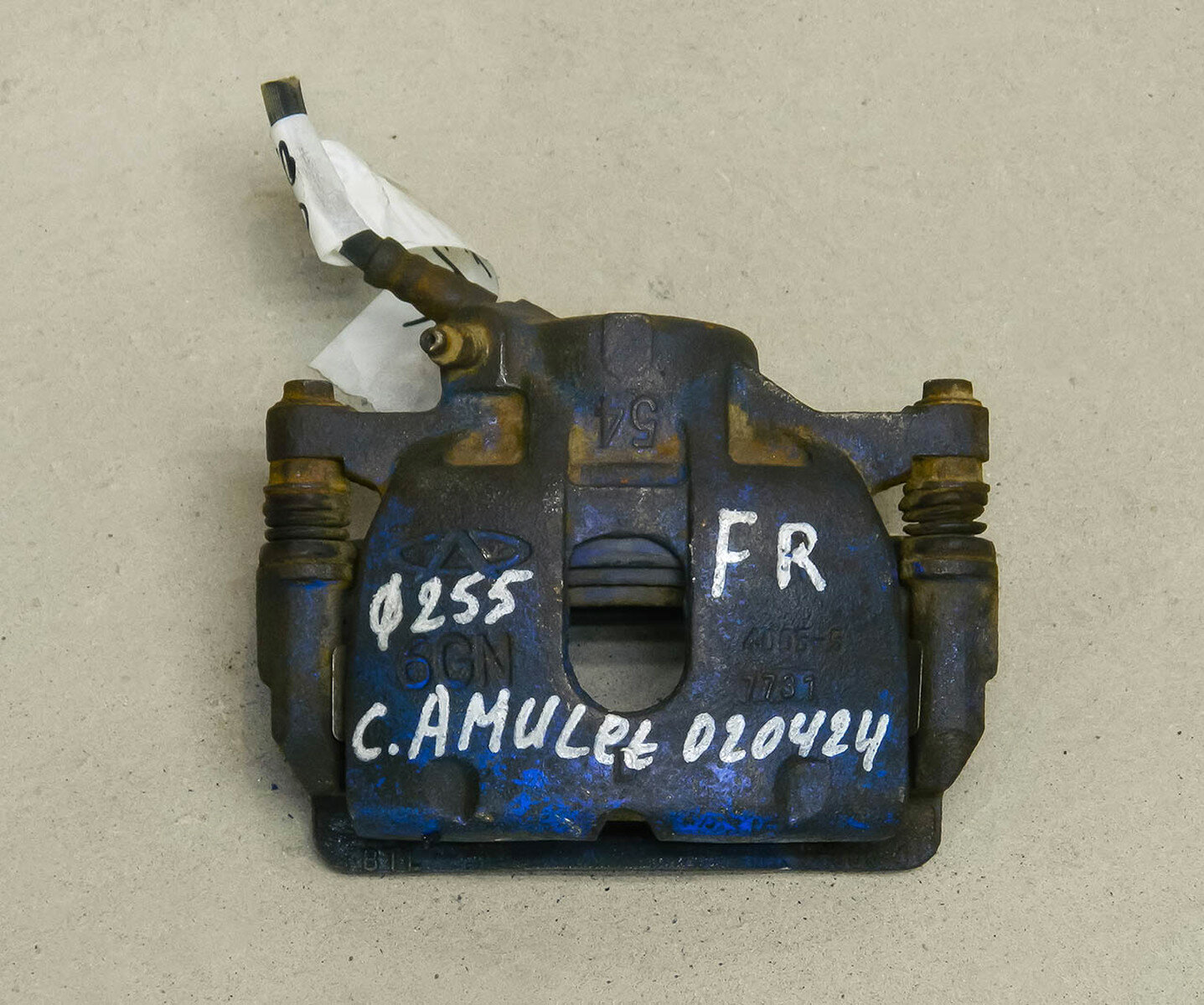 Суппорт передний правый Chery Amulet ``