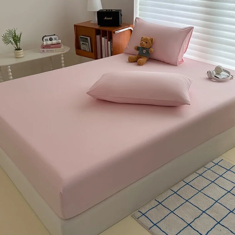 Розовая простыня на кровать King Size 300TC