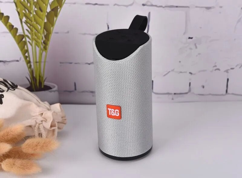 Портативная цилиндрическая Bluetooth-колонка T&G TG113 (тканевая обшивка / много цветов / ручка для переноски)