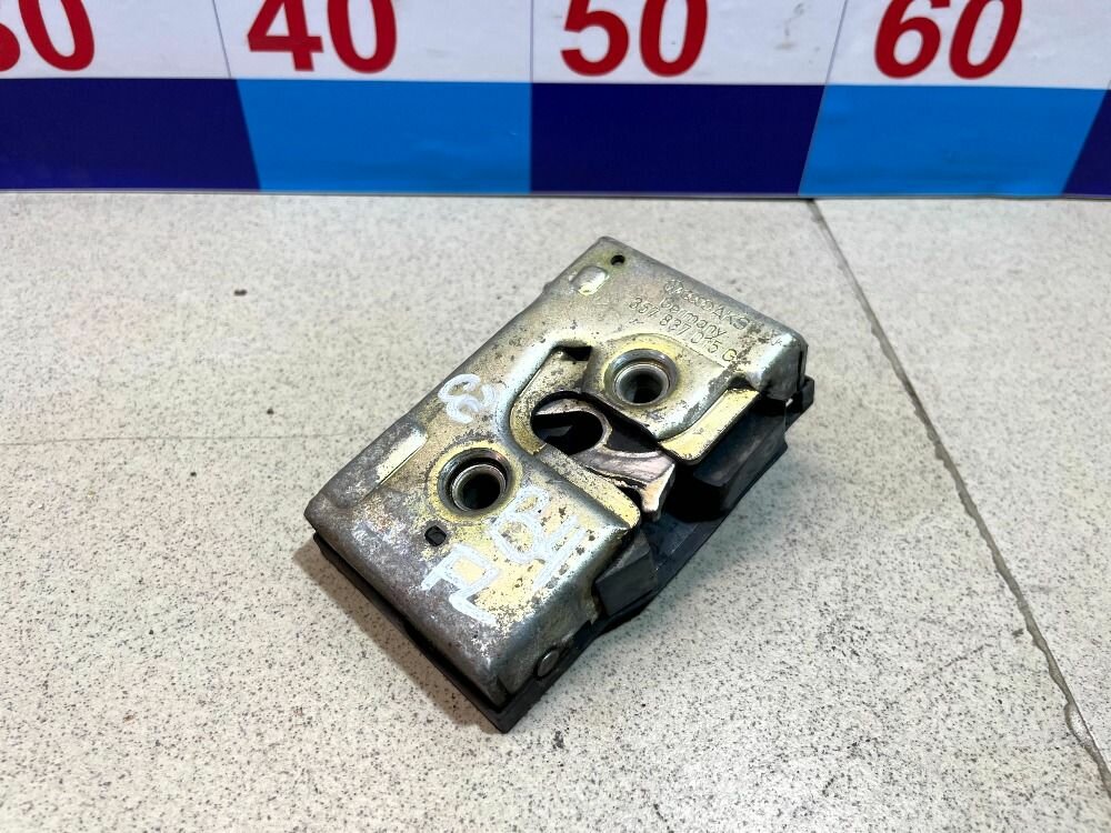 Замок двери передней левой VW Passat B4