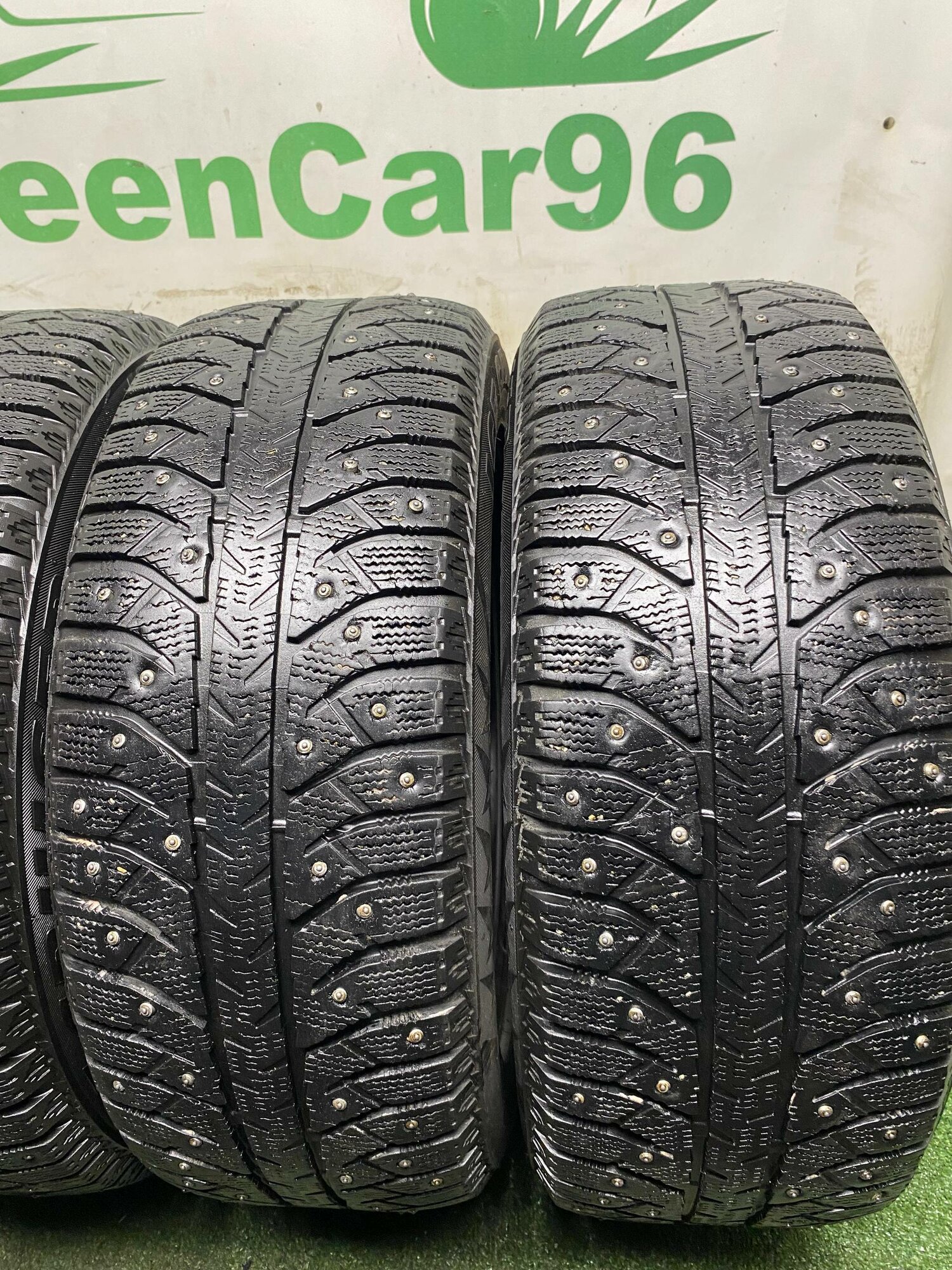 Комплект (4 шт) зимних БУ шин Bridgestone Ice Cruiser 7000 205/55 R16 20% износ QZA710401