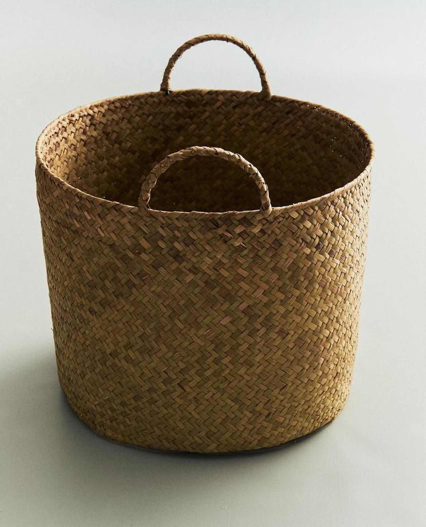 Корзина ZARA HOME 6191/049/052 - плетеная, с двумя ручками, 27 x 33 x 33 см, цвет светло-бежевый