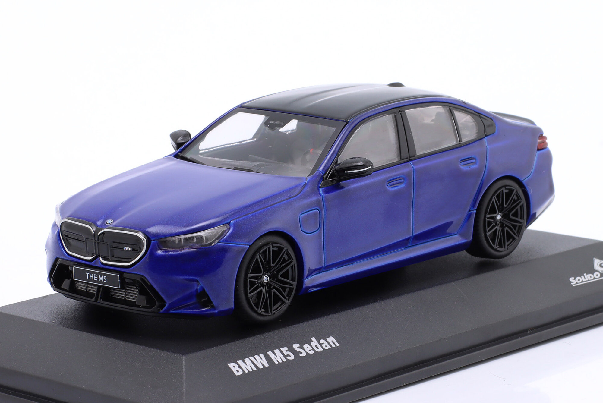 Модель коллекционная SOLIDO Bmw M5 G90 saloon 2025 blue metallic / бмв М5 синий