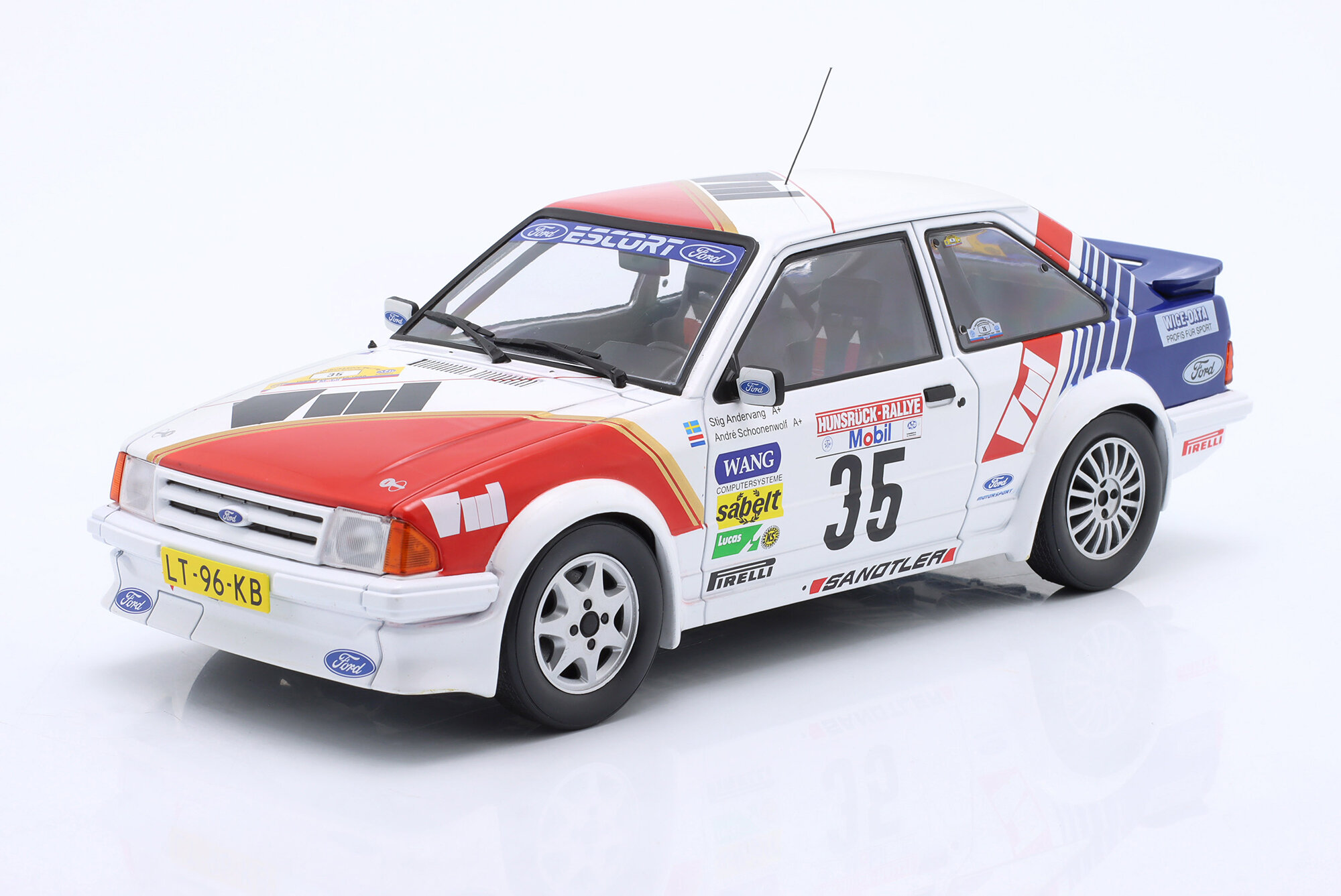 Модель коллекционная MCG Ford escort rs turbo no 35 hunsrueck rally 1985