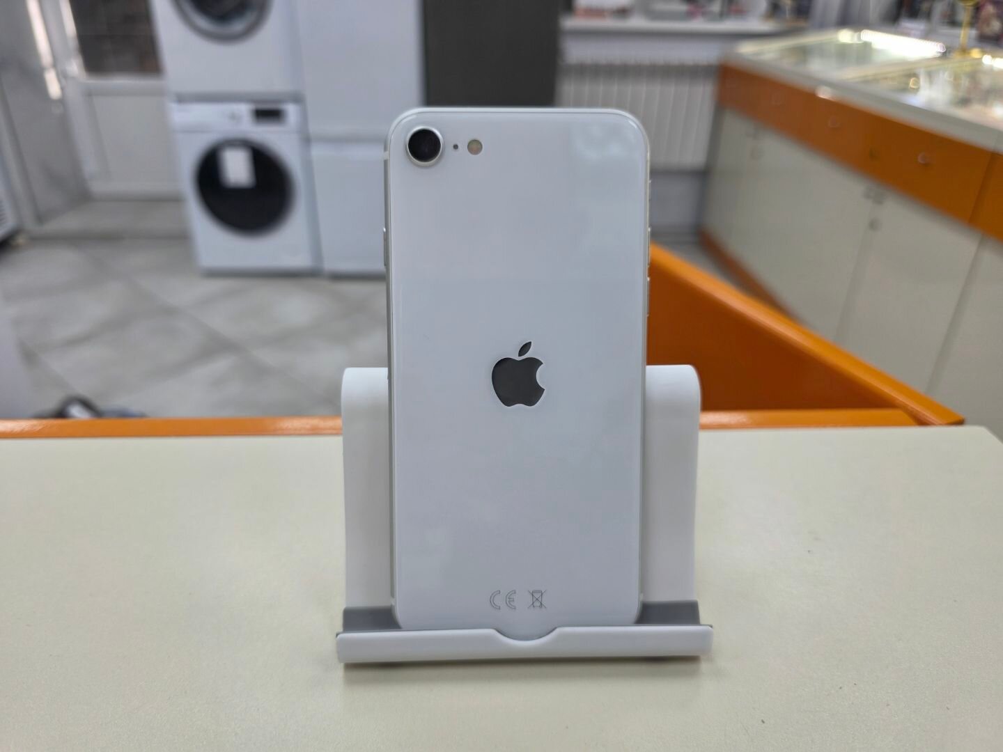 Смартфон Apple iPhone SE (2020) 64GB Black, MX9R2RU/A, Б/У, Уценка