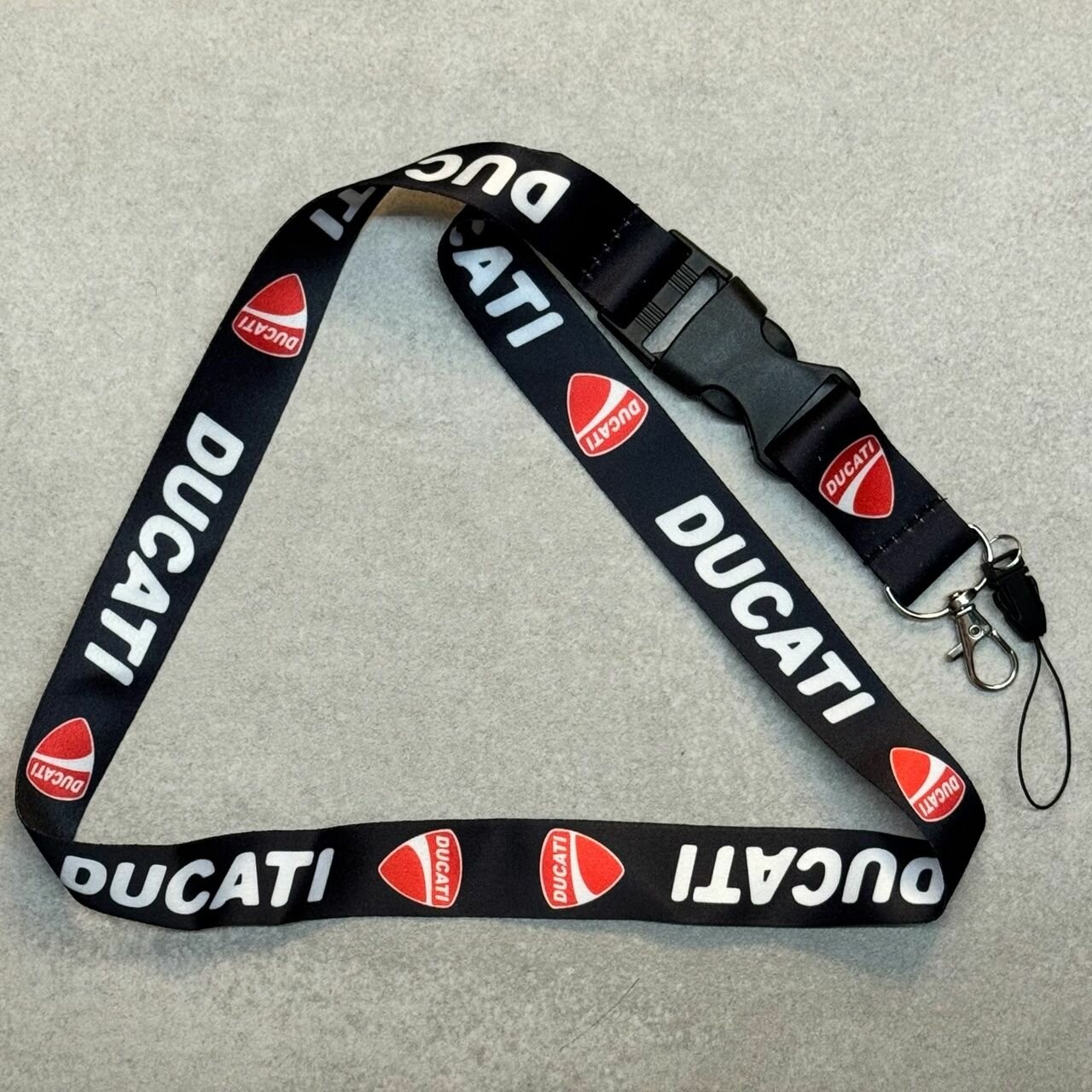 Лента шнурок на шею для ключей JDM Ducati Дукати