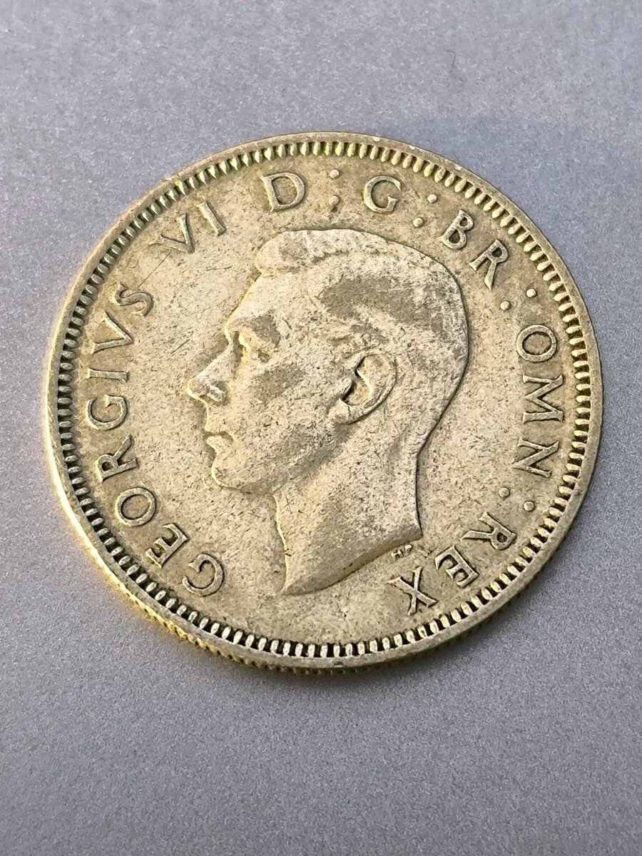 Монета 1/2 кроны 1946 Великобритания