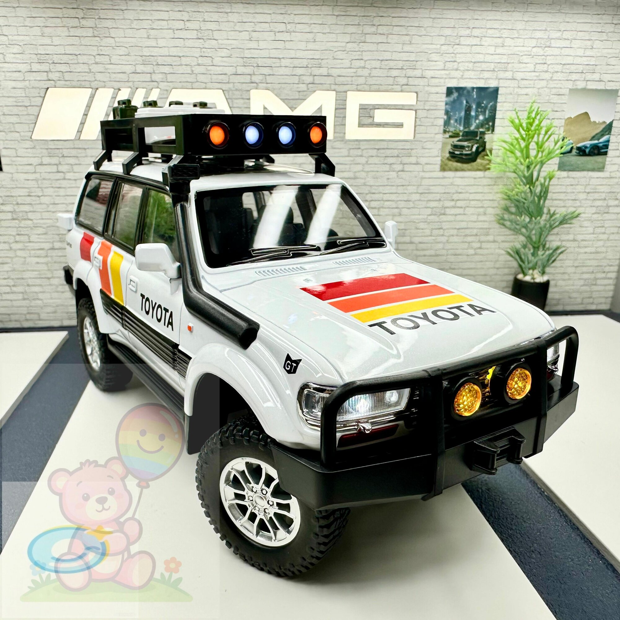 Металлическая машинка Toyota Land Cruiser 80