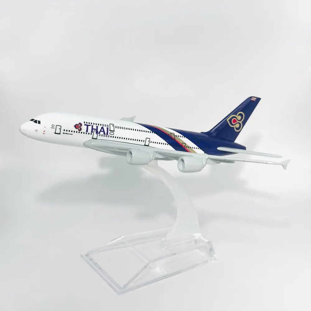 Сборная модель самолета Thai Airbus A380, масштаб 1/500, металл, пластик, длина 16 см