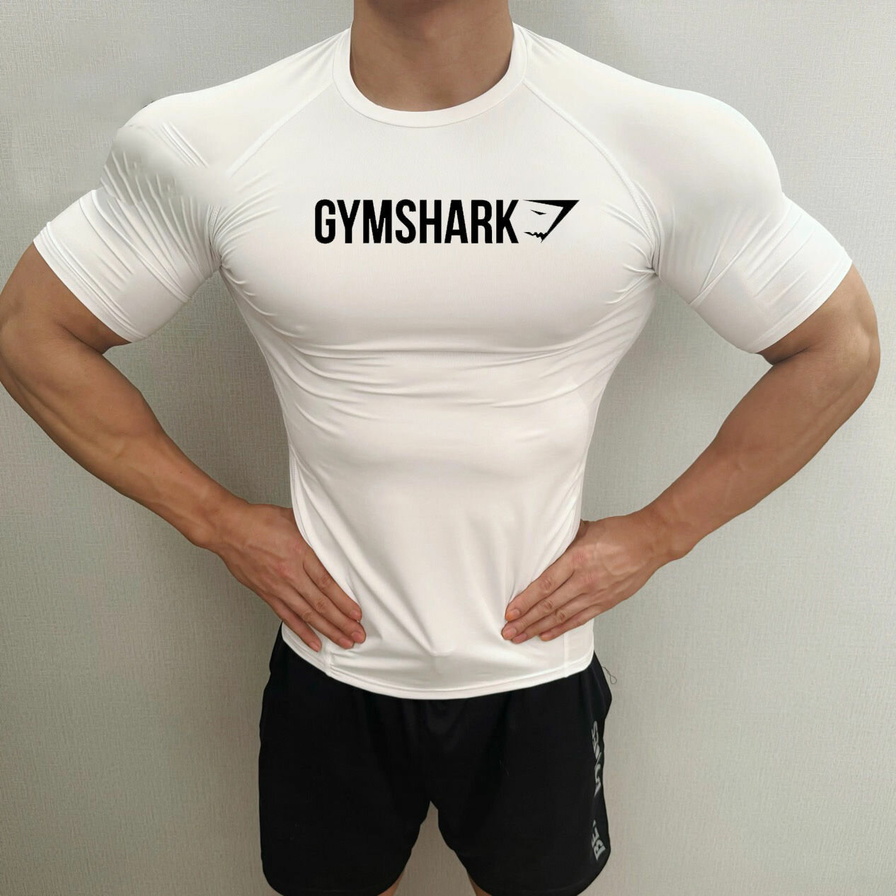 Фитнес-одежда Shark, спортивная облегающая, быстро сохнущая, эластичная футболка с коротким рукавом, дышащая, впитывающая пот, для тренировок по бодибилдингу, подчеркивающая мышцы для мужчин