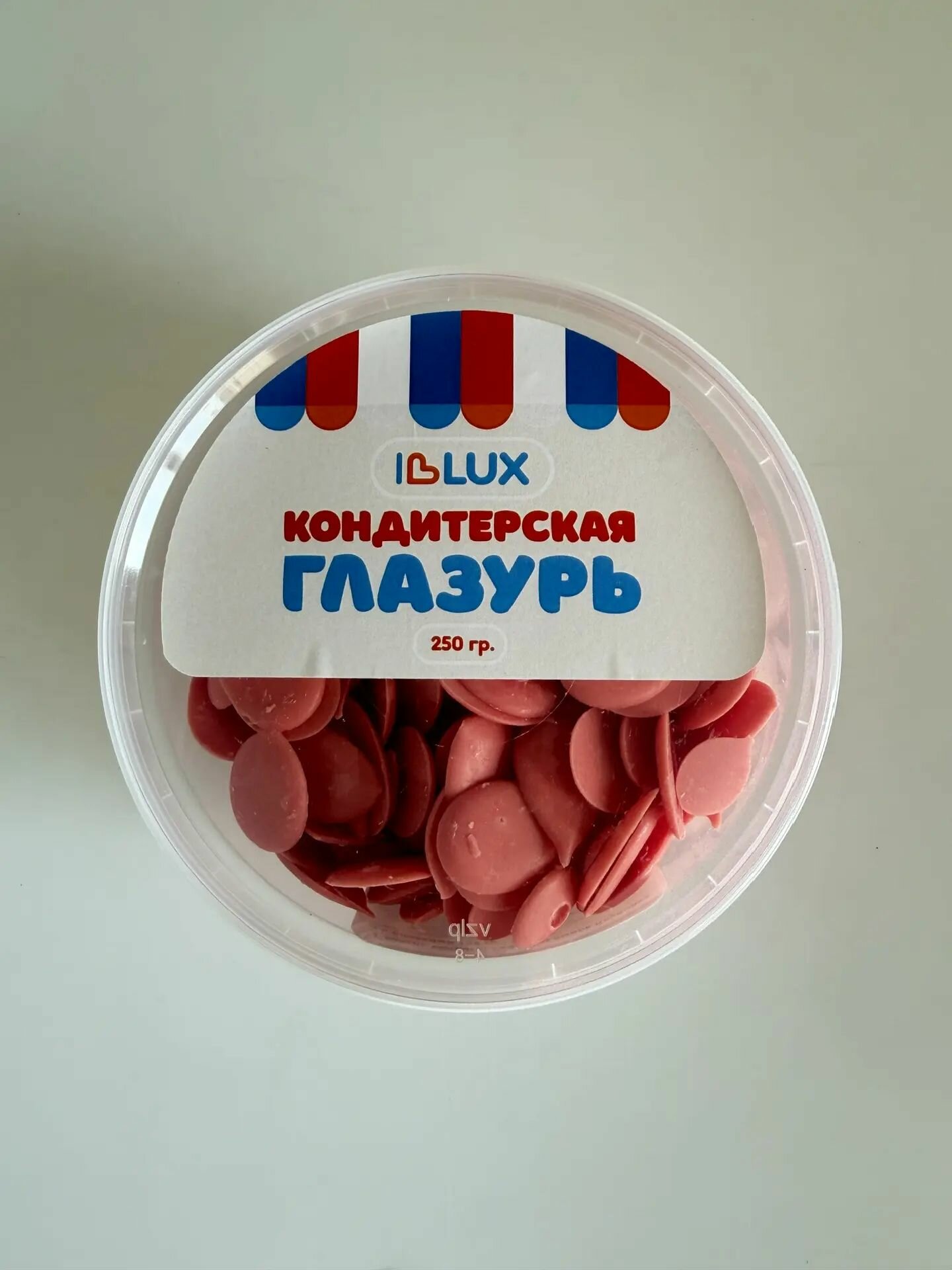 Глазурь кондитерская Клубника со сливками Шокомилк, упаковка 250 грамм