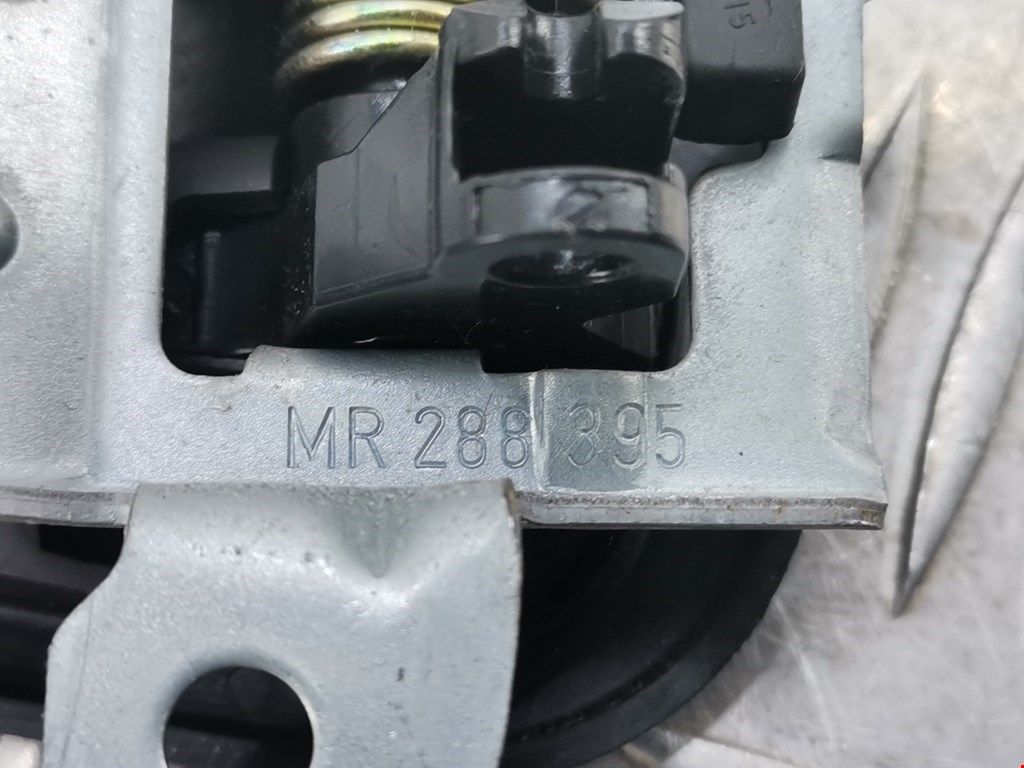 Ручка двери внутренняя передняя левая / 1948642 MR288395 MR915325 для Mitsubishi Space_Star 1 (с пробегом)