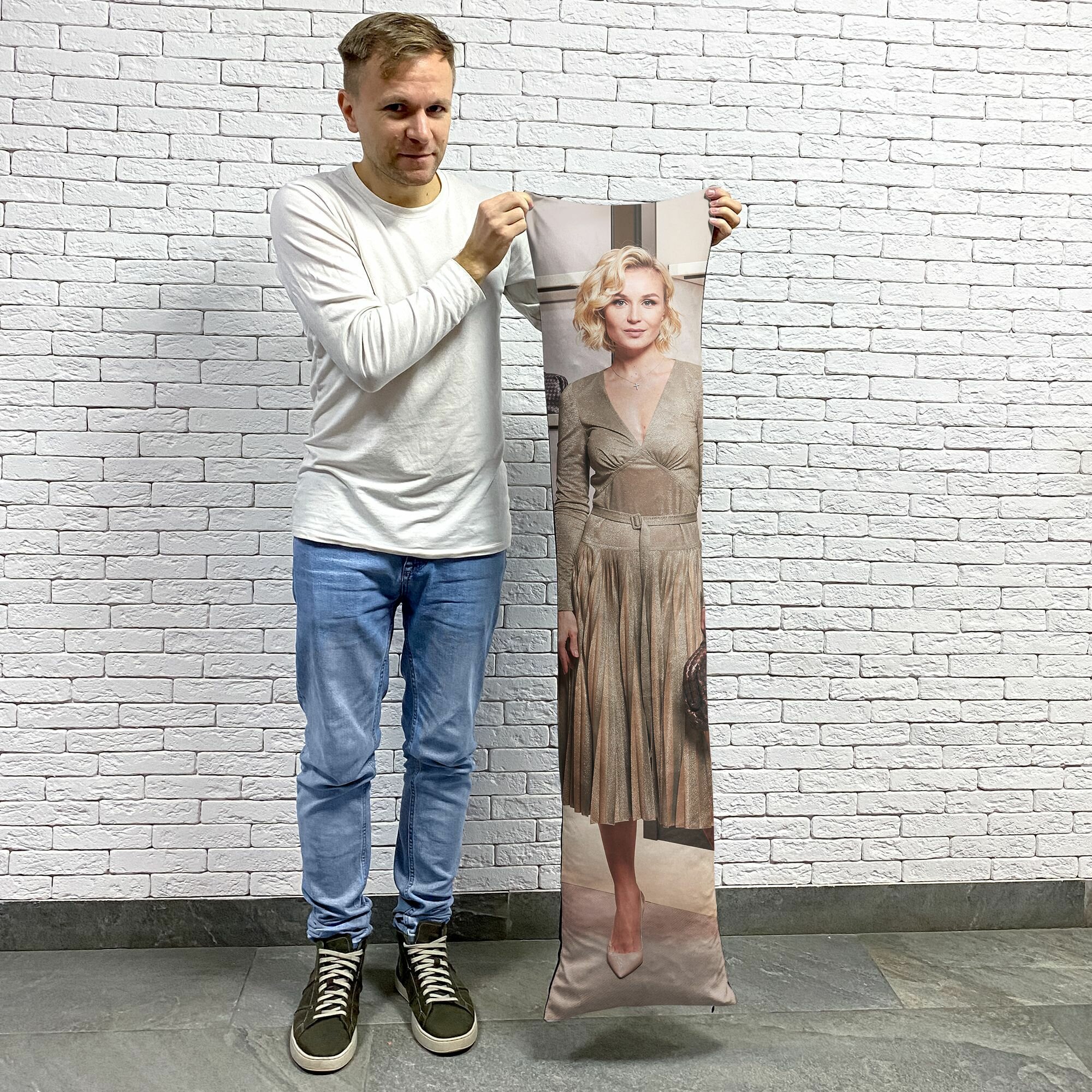 Подушка дакимакура Полина Гагарина 35x140 см