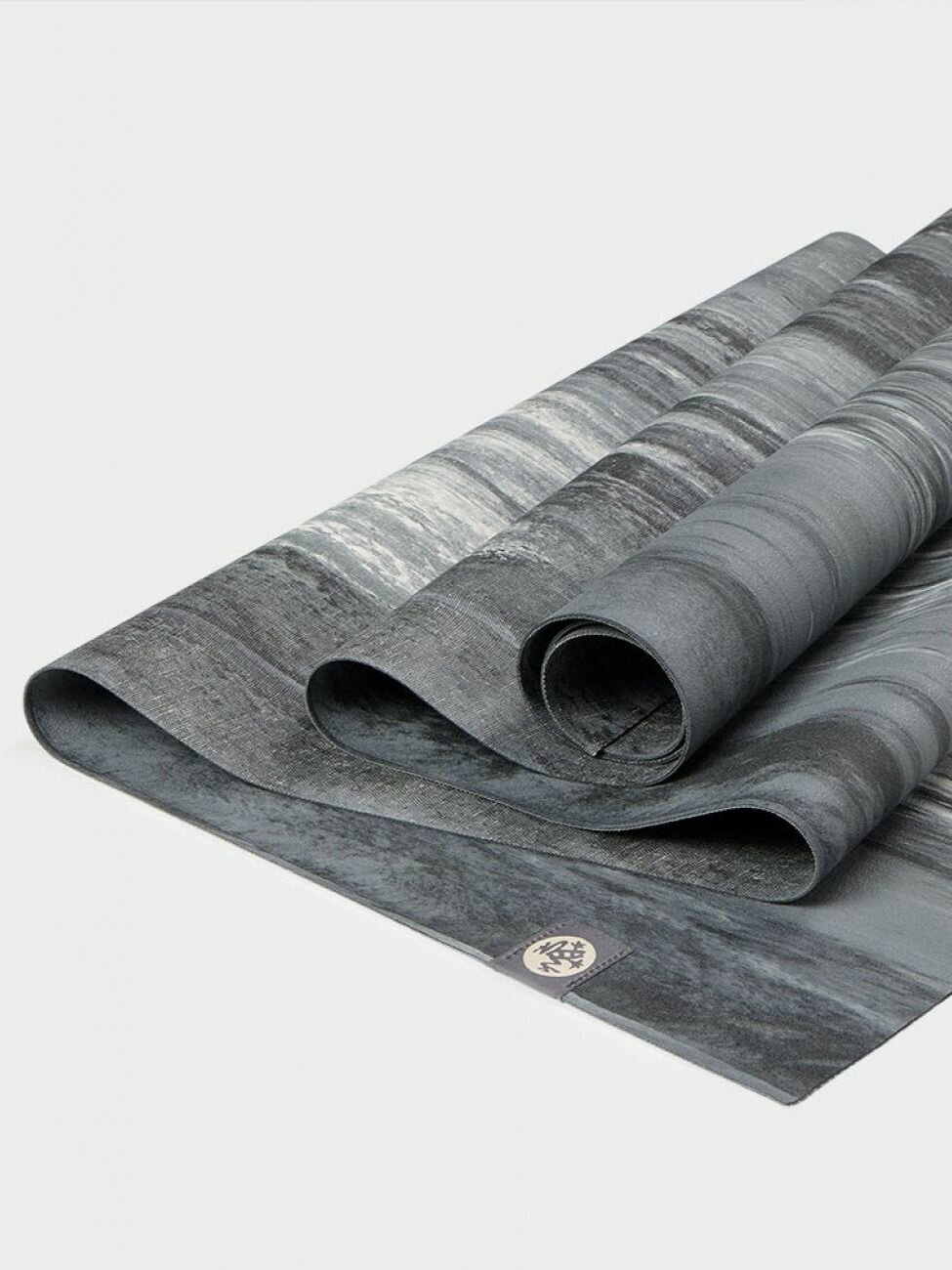 Каучуковый коврик для фитнеса и йоги Manduka eKO Superlite 180*61*0,15 см - Black Marbled