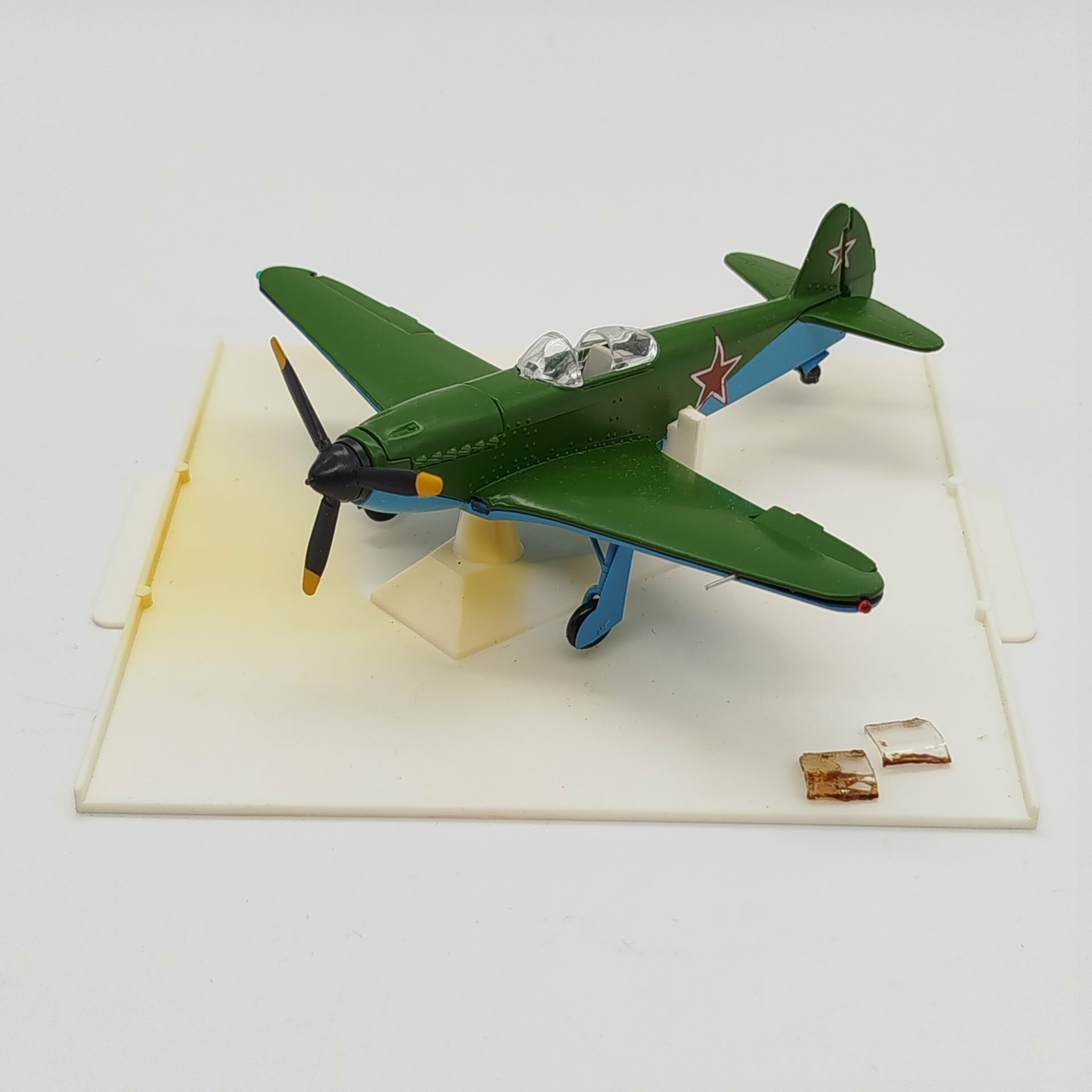 Модель самолета "Як-3" в масштабе 1:72 в коробке, металл, пластик, картон, СССР