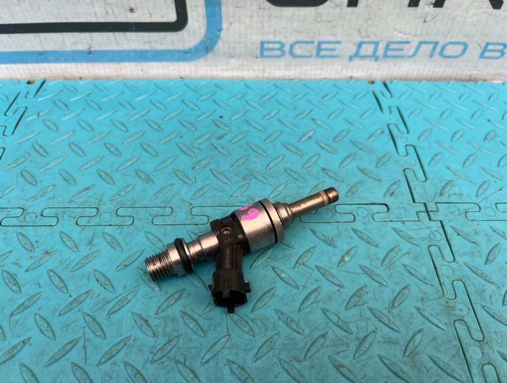 Форсунка топливная Porsche Cayenne 2009 957 M48.01 4.8 OEM 94860523002