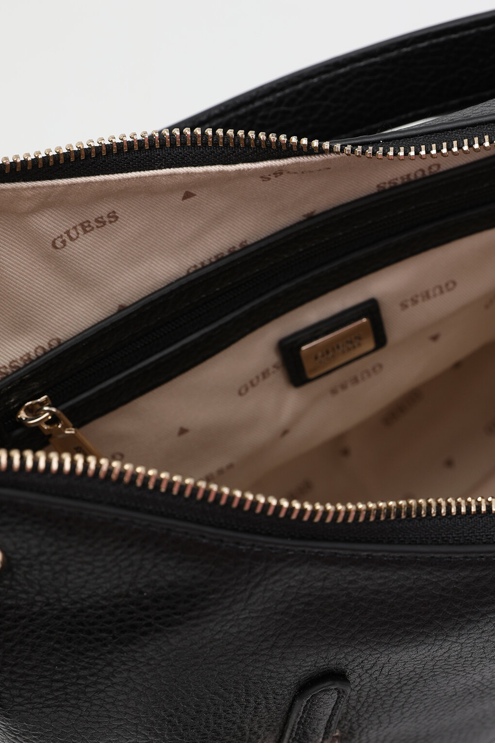Сумка GUESS, черный — фото 1