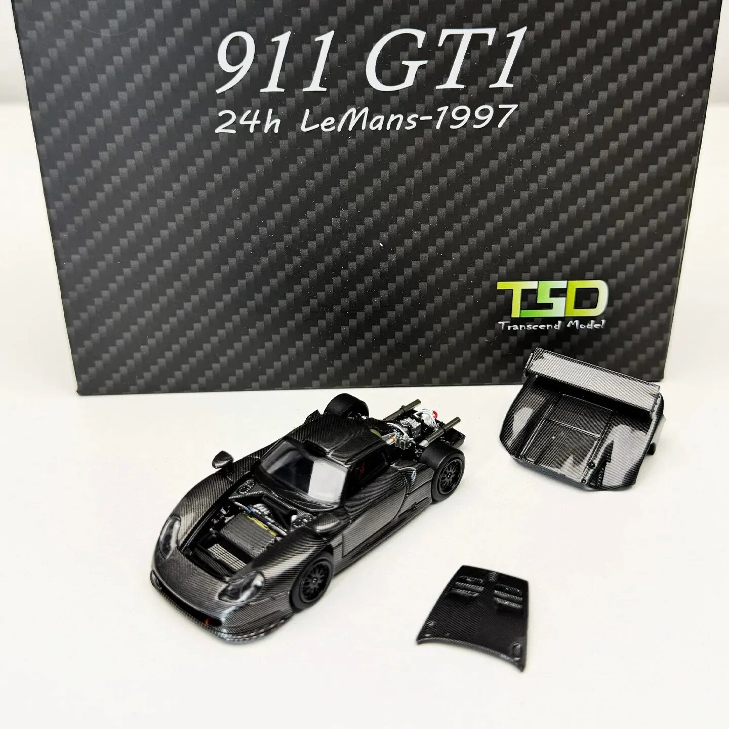 BBURAGO Porsche 911 GT1 LM 1997 1:64