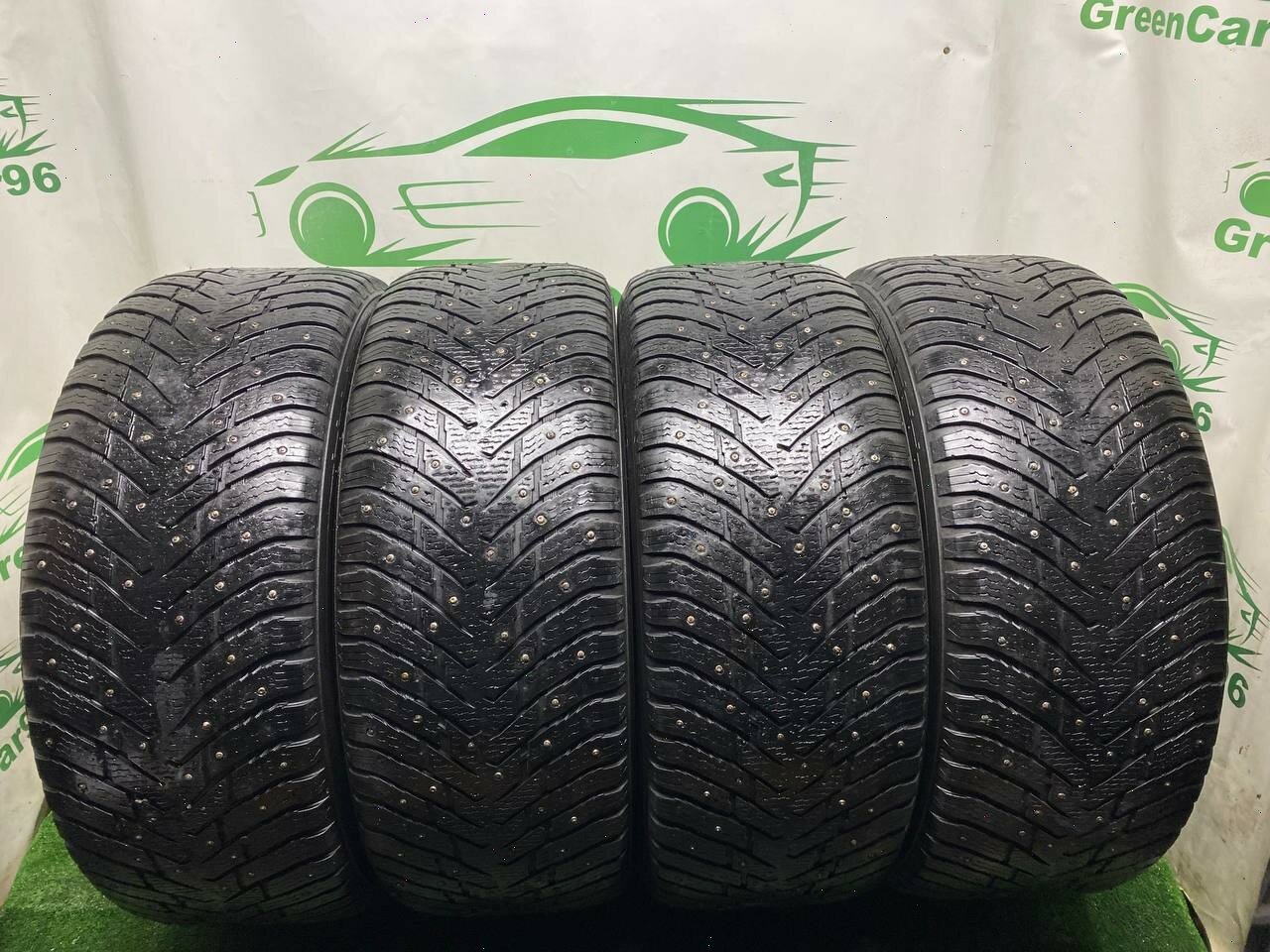Комплект (4 шт) зимних БУ шин Nokian Tyres Hakkapeliitta 8 SUV 235/65 R17 20% износ JUK250239