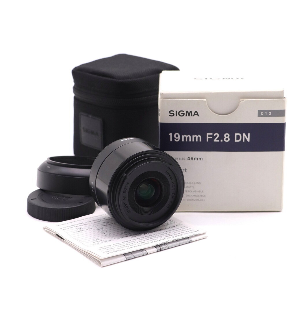 Sigma AF 19mm f/2.8 DN Art Micro 4/3 в упаковке