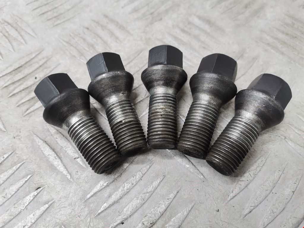 Болт колесный / 2038769 M14X1.5X27 WHT001812 для Alfa Romeo 159 (939) (с пробегом)