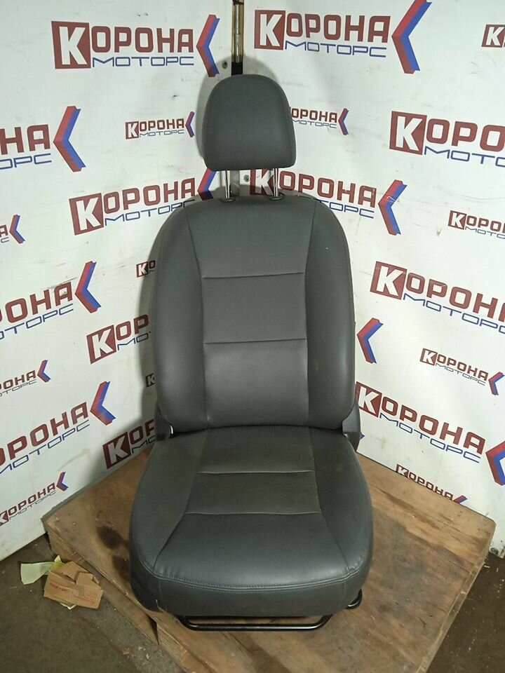 Сиденье переднее правое (черное) (без обогрева) Lifan Cebrium (720)