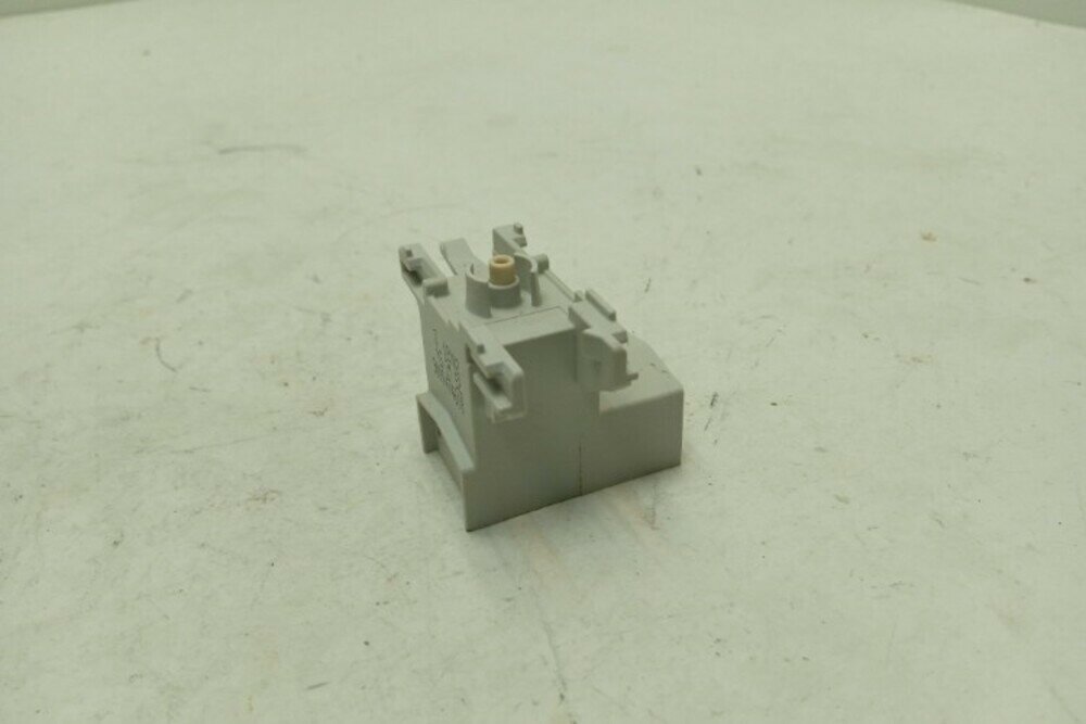 SRV53M00RU/06 ктп18 Сетевая кнопка для посудомоечной машины Bosch 9000474618 б/у