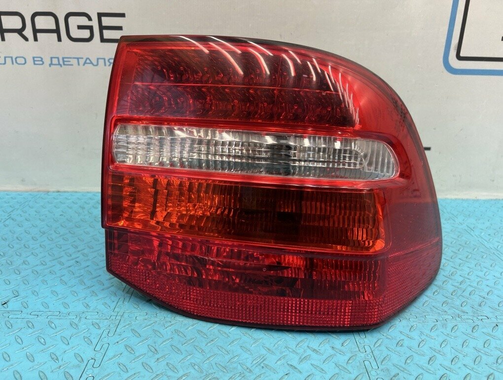 Фонарь Porsche Cayenne 2009 957 M48.01 4.8 OEM 95563148801