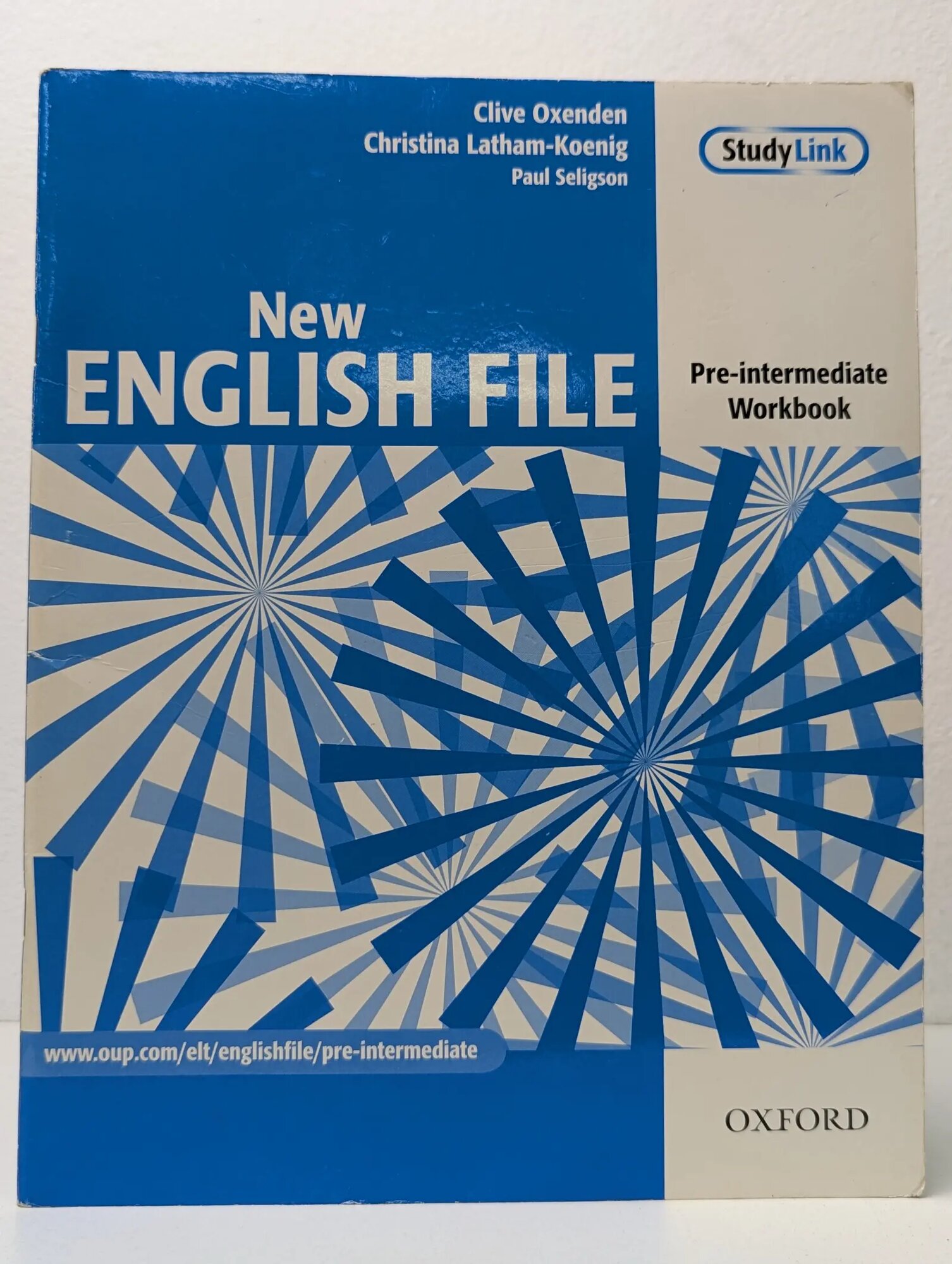New English File. Pre-intermediate Workbook Селингсон Пол, Оксенден Клайв, Латам-Кениг Кристина 2005