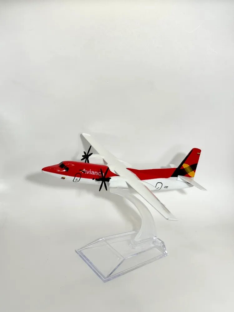 Сборная модель самолета Avianca 1/500 металл пластик 16 см