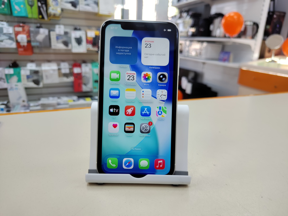 Смартфон Apple iPhone 11 64 ГБ, Dual: nano SIM + eSIM, белый Уценка Б/У