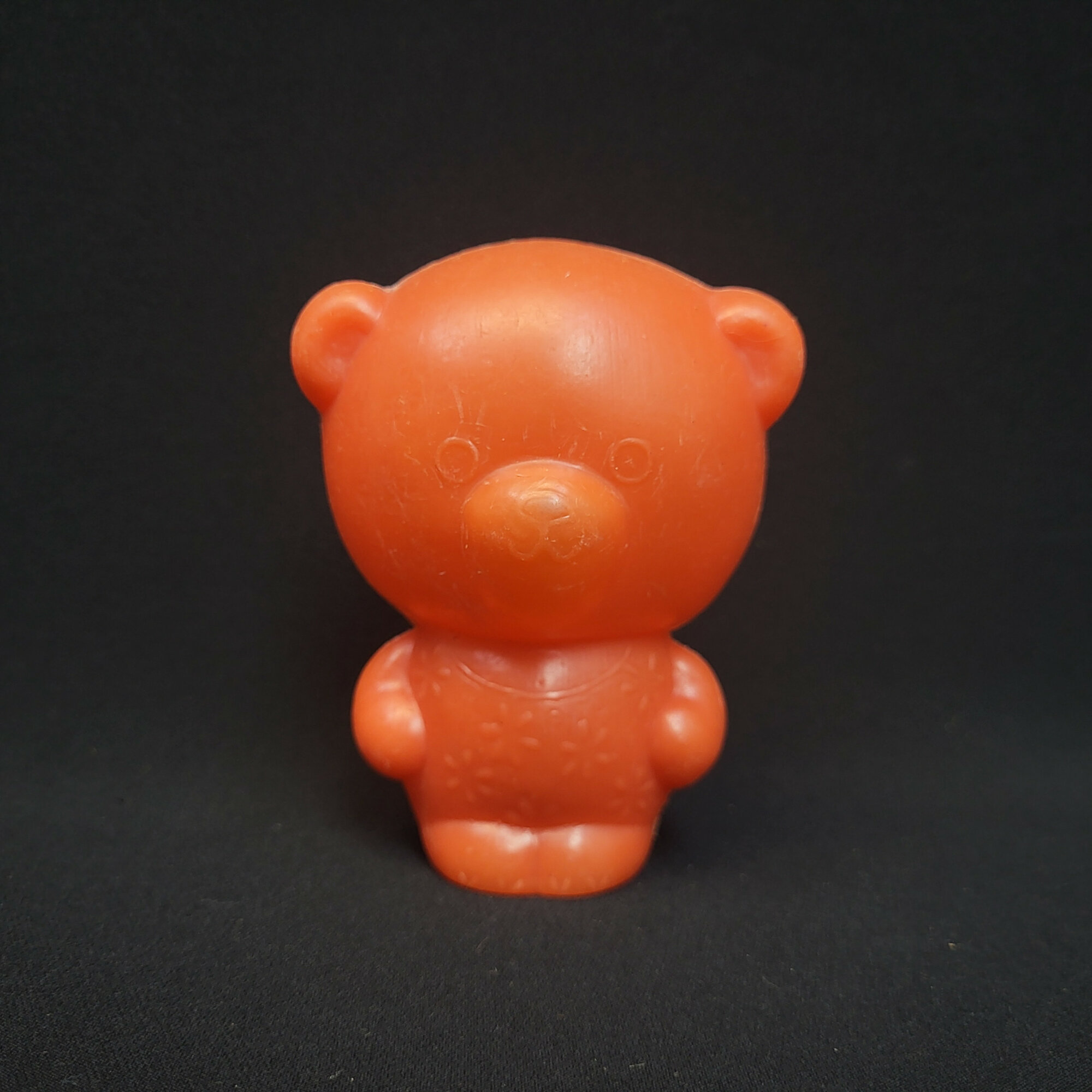 Игрушка резиновая винтажная, СССР. Фигурка медвежонка оранжевая, для купания или игры