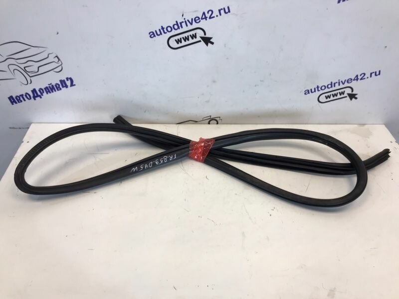 Уплотнитель проема двери Mazda Demio 2003 D35068911 DY5W ZY, передний правый (с пробегом)