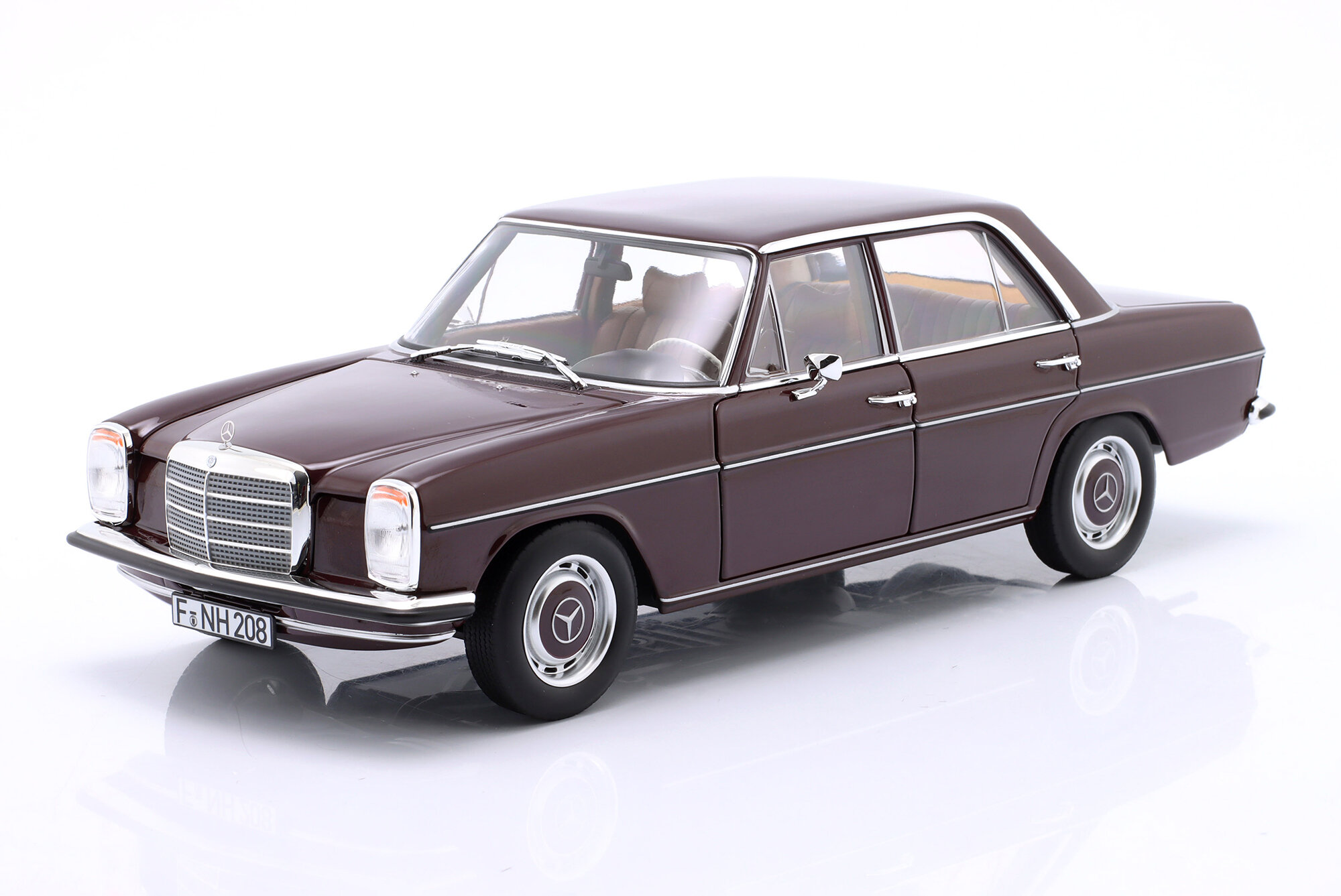 Модель коллекционная NOREV Mercedes 200 W115 1968 dark red / мерседес бордовый