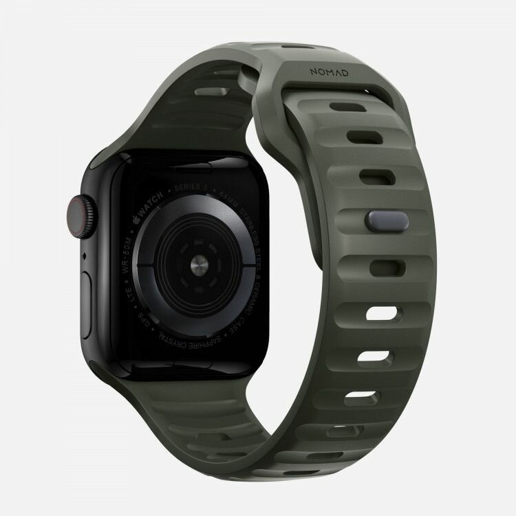 Nomad Sport ремешок для Apple Watch 9 / Ultra 2, 49/45/44 мм, титановый сплав + материал FKM, зеленый с чёрной застёжкой