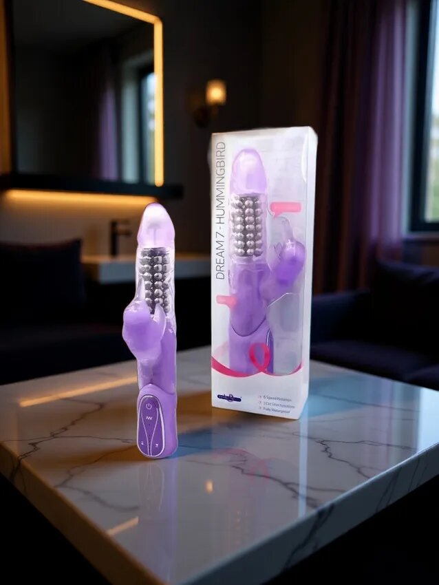 Seven Creations Вибратор из TPE с клиторальным стимулятором Premium Range Dream7 Hummingbird 22 см