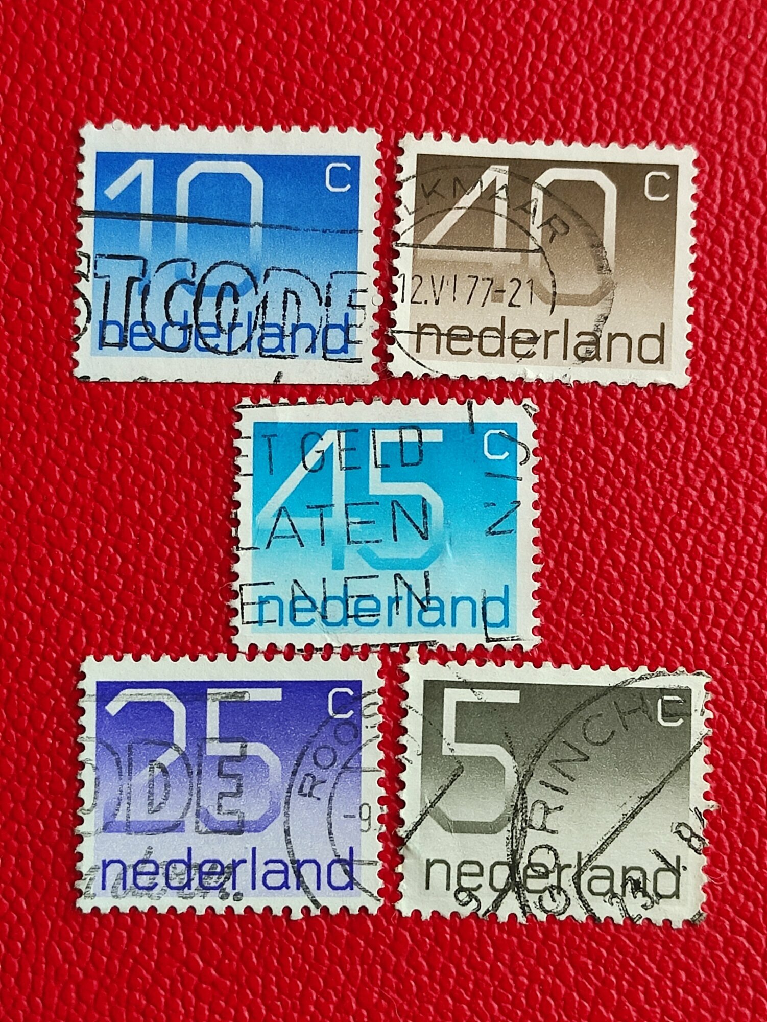 Марки Нидерланды 1976. Серия: "Цифровые марки". Гашение - См фото