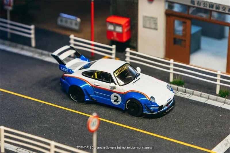 Модель автомобиля Bburago Tarmac Works 1:64 RWB993 Liberty Walk