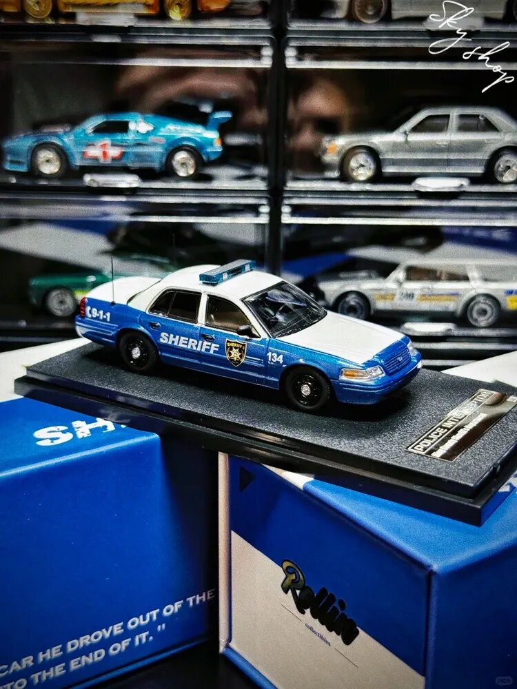 Машинка Rollin 1:64 Ходячие мертвецы/The Walking Dead Ford Crown Victoria модельки машин металлические