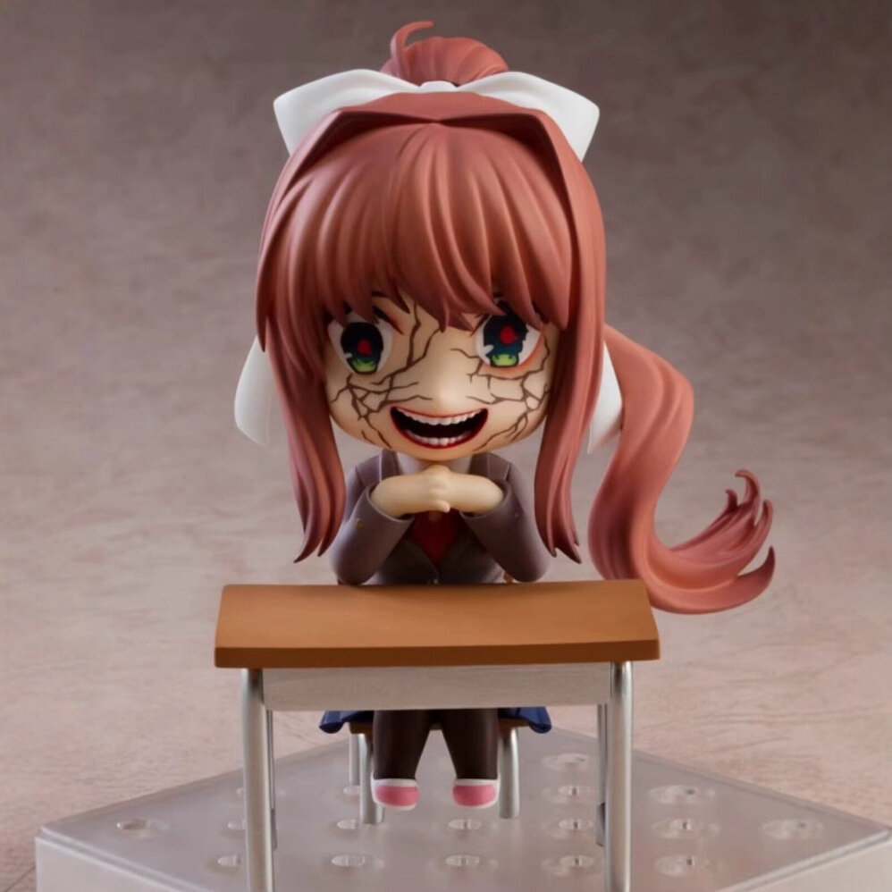 Фигурка Doki Doki Literature Club Моника, коллекционная модель с заменяемой головой и столом, 10 см